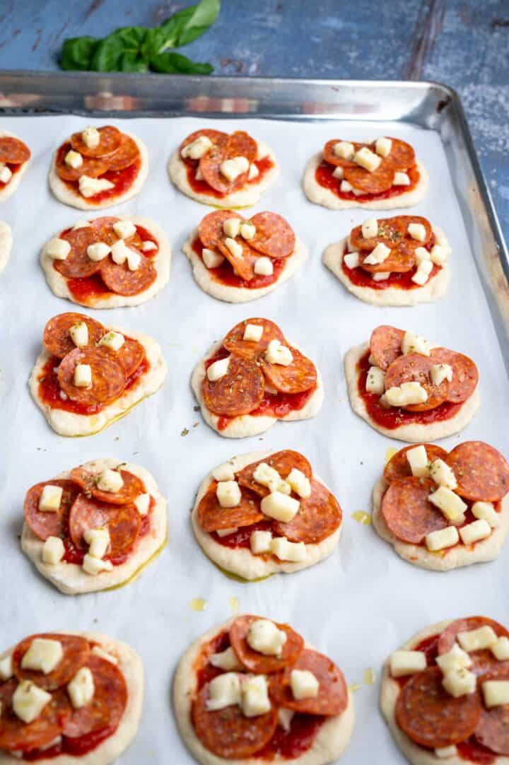 Mini Pizzetta (mini bite-sized pizza) - LadyPearTree