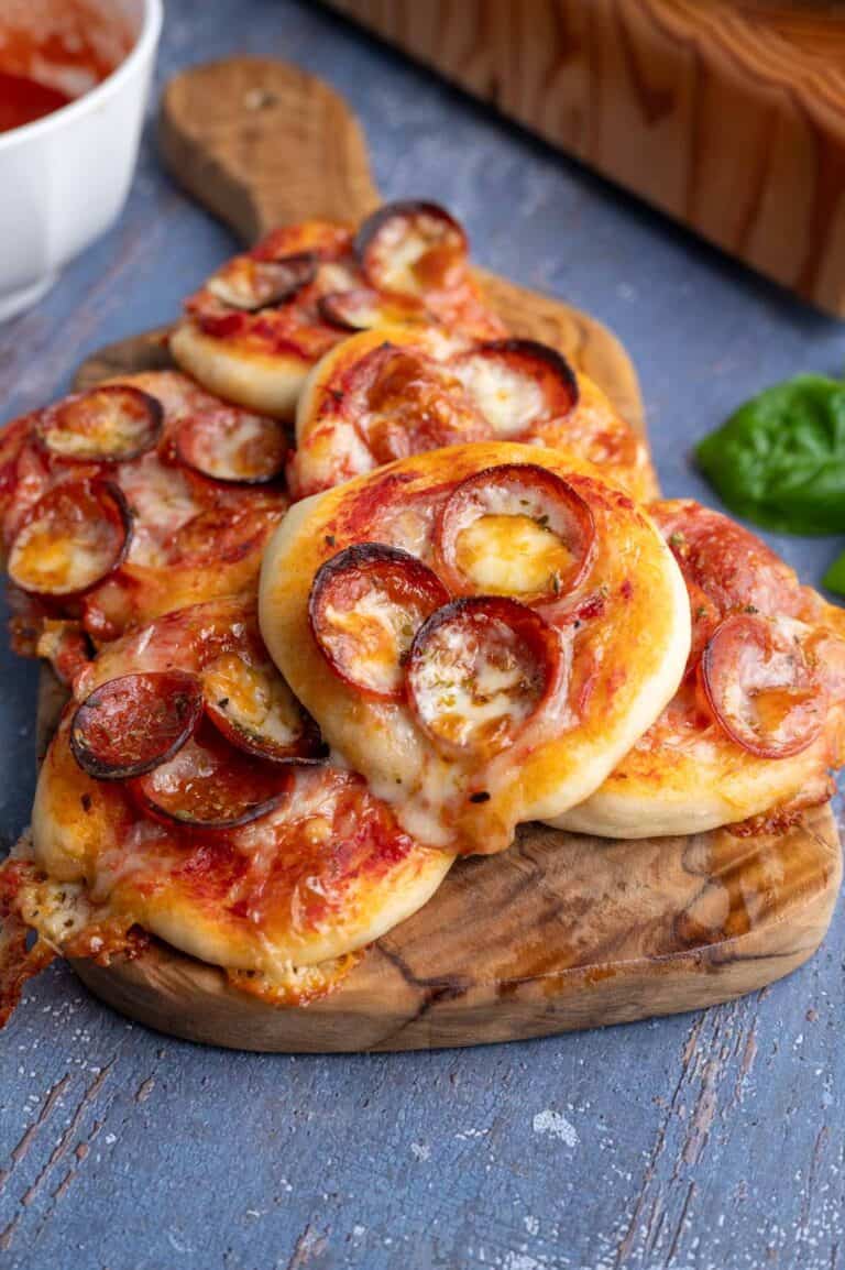 Mini Pizzetta (mini bite-sized pizza) - LadyPearTree
