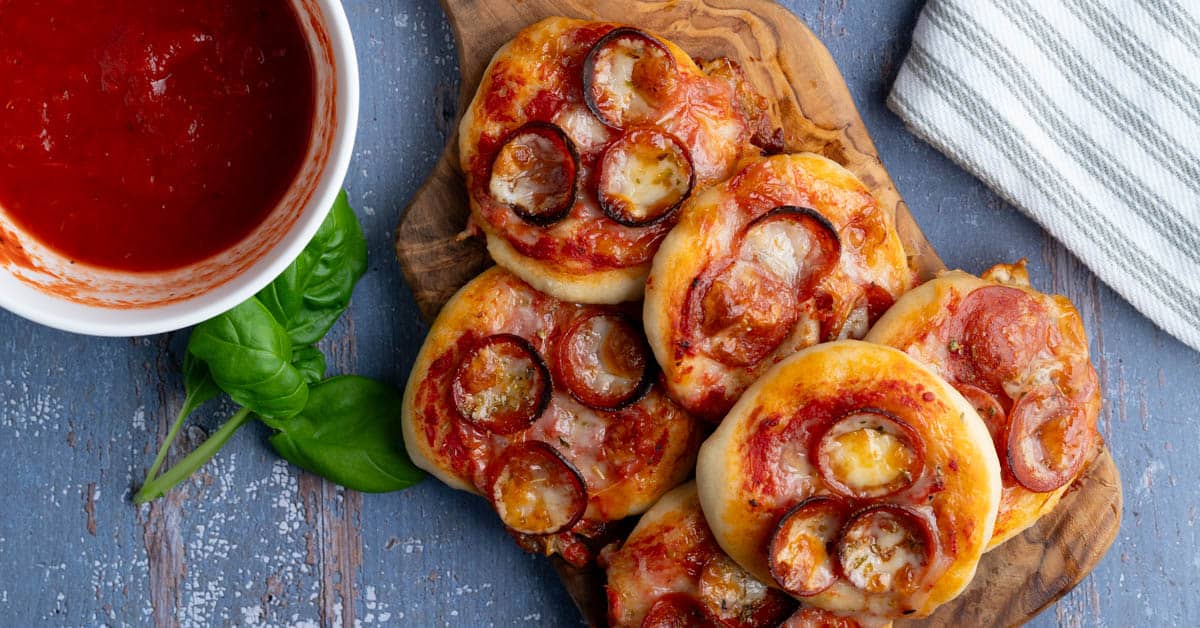 Mini Pizzetta (mini bite-sized pizza) - LadyPearTree