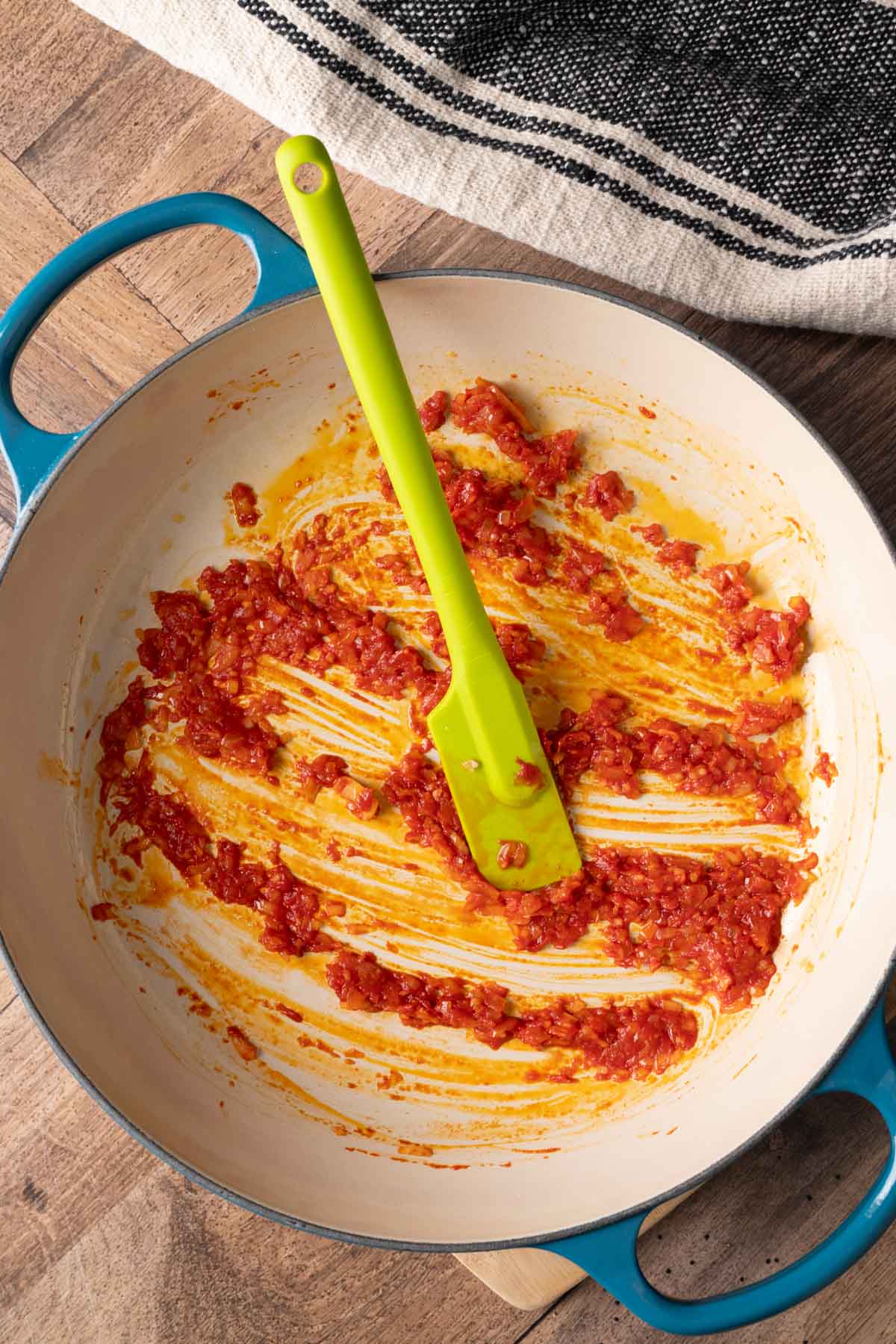 Italian Pink Sauce Pasta Recipe (velvety cream sauce) - LadyPearTree