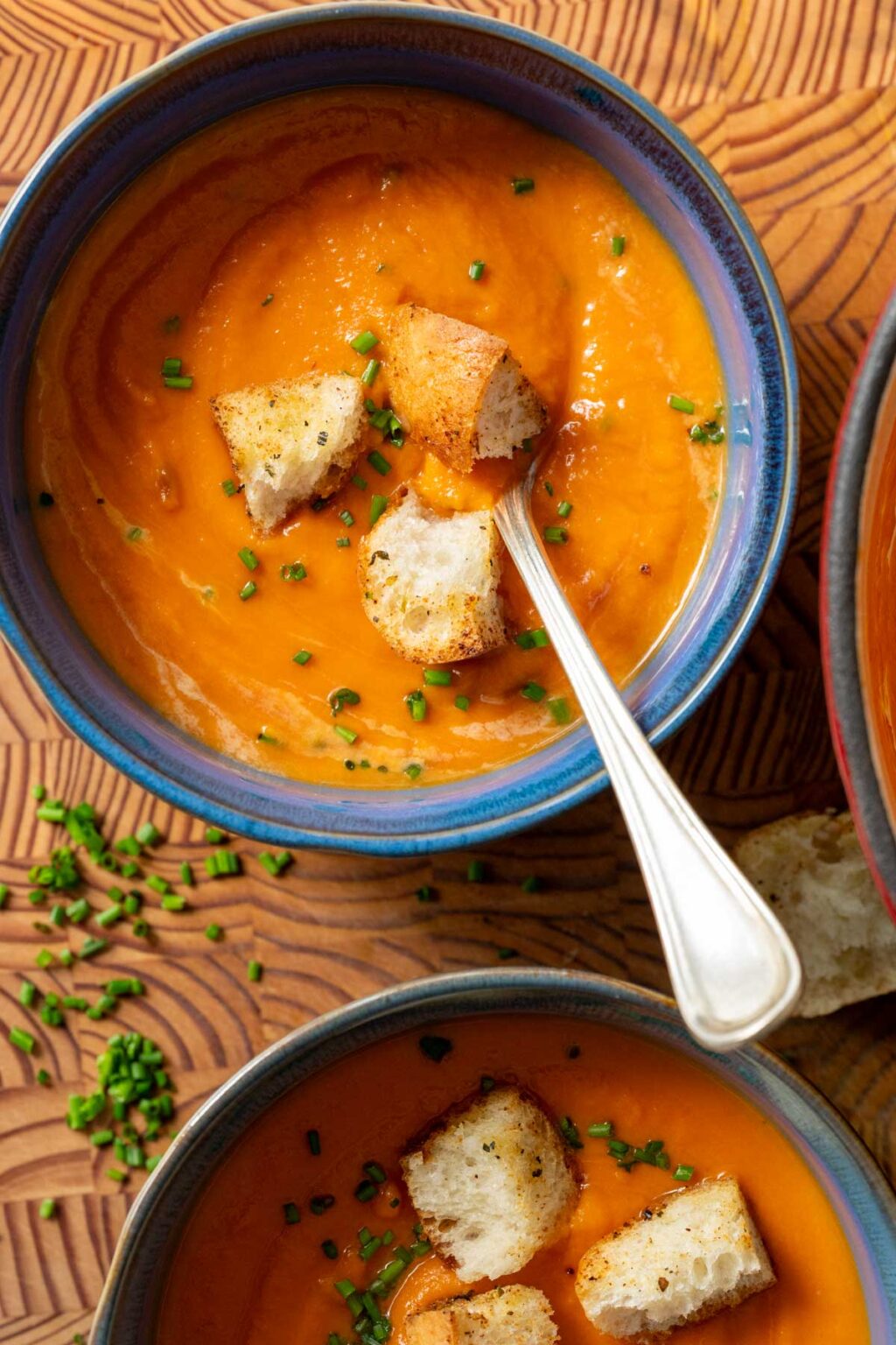 Creamy Butternut Squash and Tomato Soup Recipe - LadyPearTree